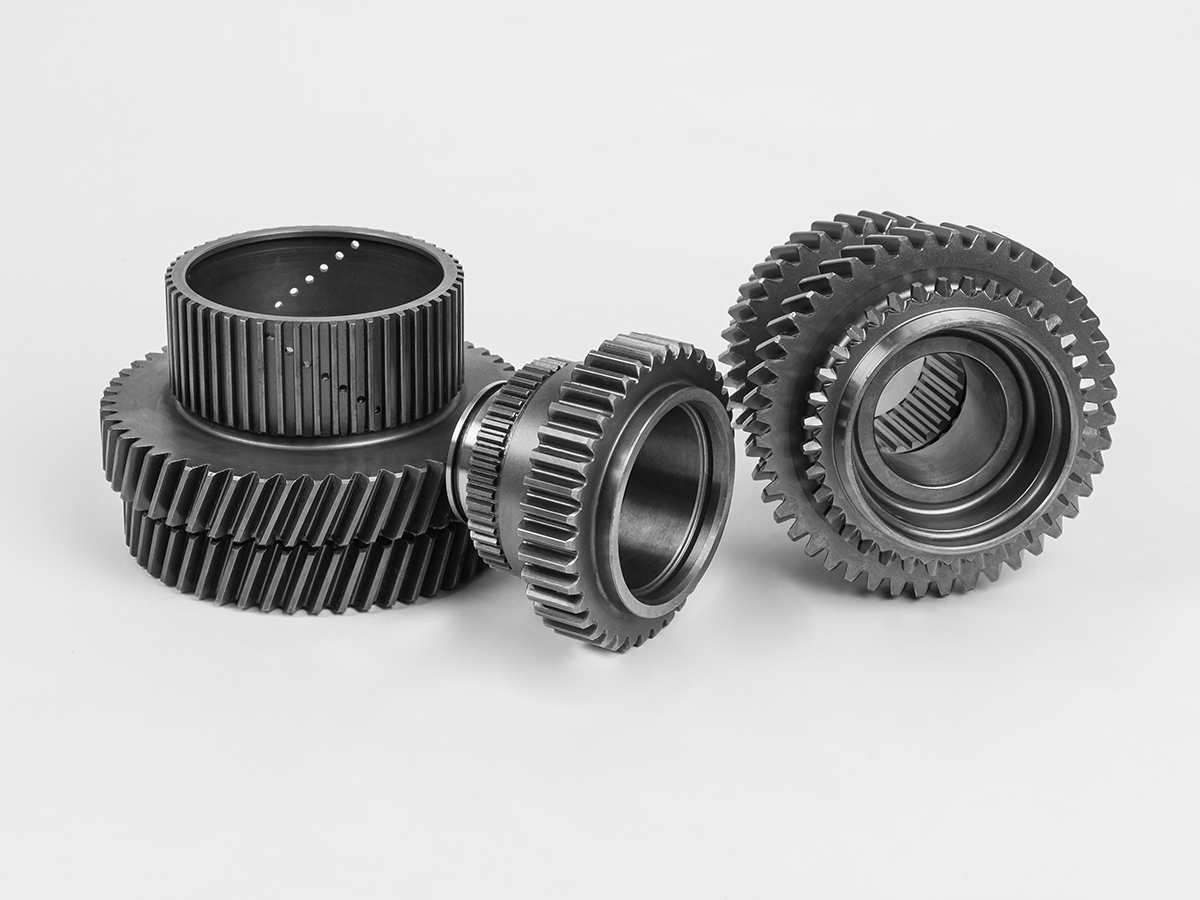 Cylindrical gears with straight and helicoidal teeth